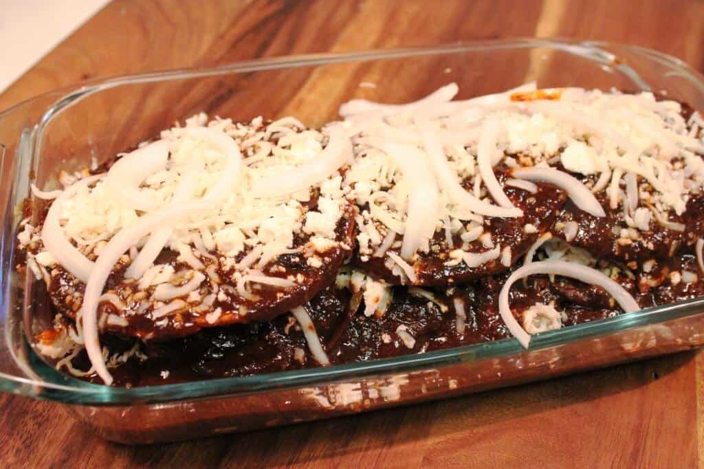 Pastel azteca de Mole │Prepara esta deliciosa receta - Tutorial Gratis.