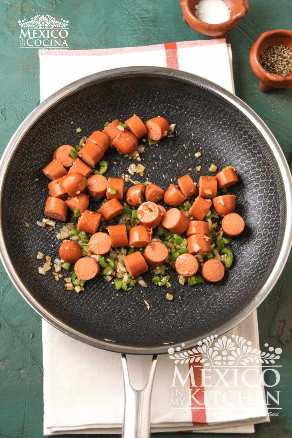 Salchichas a la Mexicana - Recetas de comida mexicana | México en mi Cocina